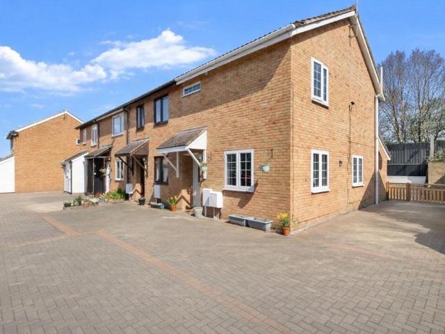 3 bedroom end of terrace house for sale