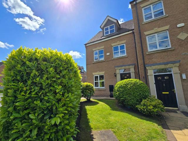 3 bedroom end of terrace house for sale