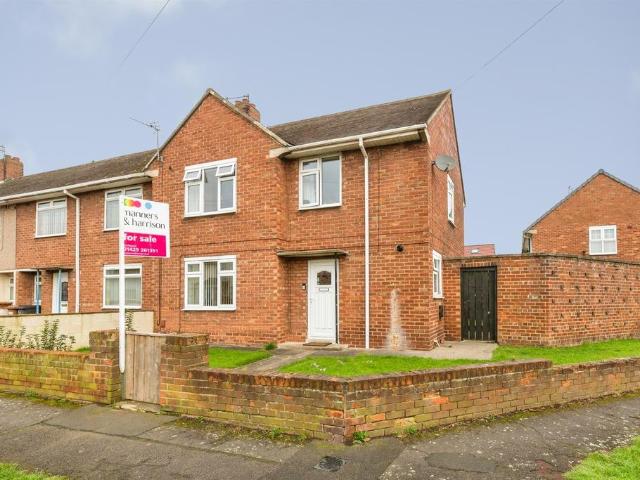3 bedroom end of terrace house for sale