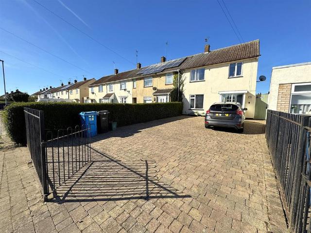 3 bedroom end of terrace house for sale