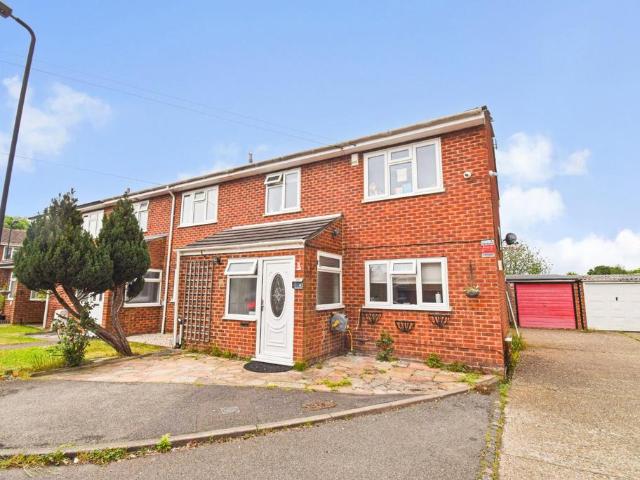 3 bedroom end of terrace house for sale