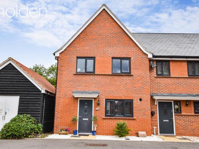3 bedroom end of terrace house for sale