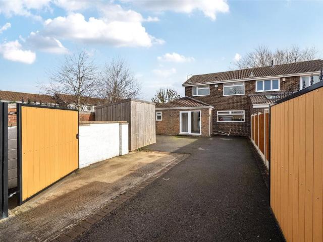 3 bedroom end of terrace house for sale