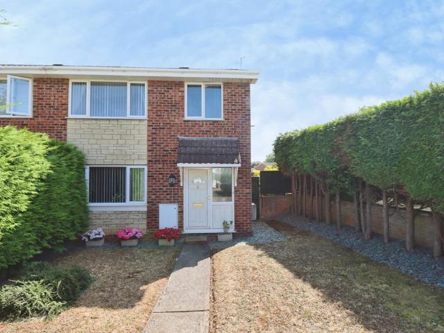 3 bedroom end of terrace house for sale