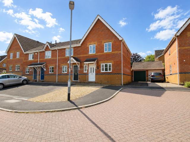 3 bedroom end of terrace house for sale