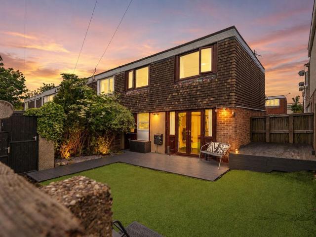 3 bedroom end of terrace house for sale