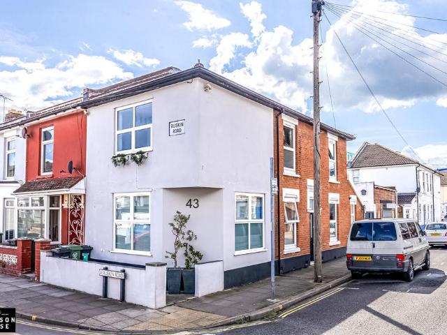 3 bedroom end of terrace house for sale