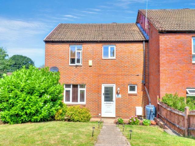 3 bedroom end of terrace house for sale