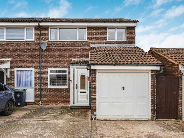 3 bedroom end of terrace house for sale