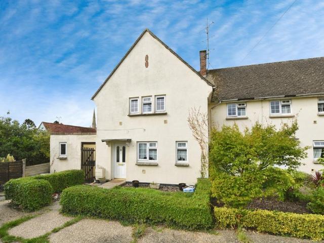 3 bedroom end of terrace house for sale