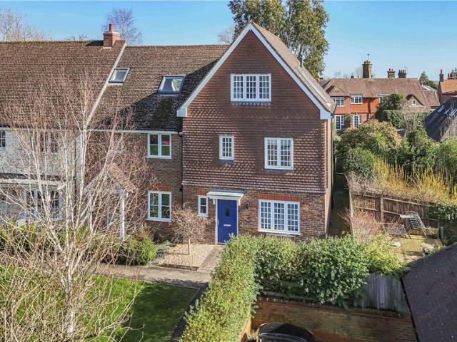 3 bedroom end of terrace house for sale