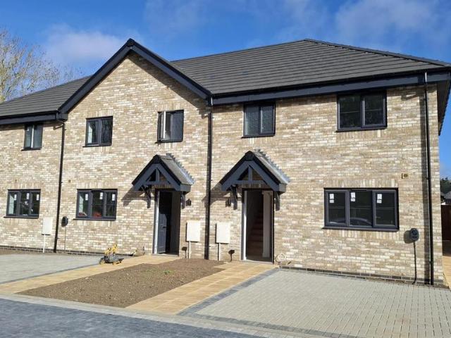 3 bedroom end of terrace house for sale