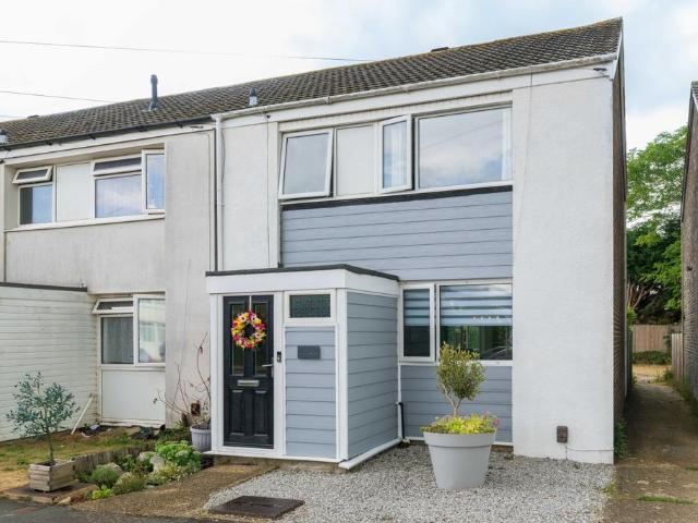 3 bedroom end of terrace house for sale