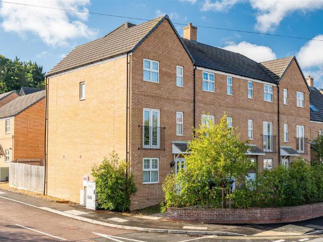 3 bedroom end of terrace house for sale