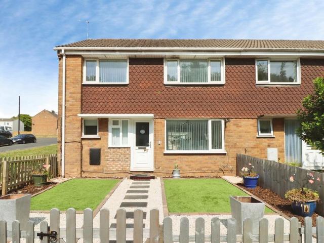 3 bedroom end of terrace house for sale