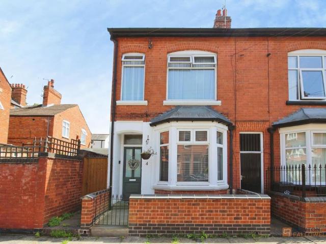 3 bedroom end of terrace house for sale