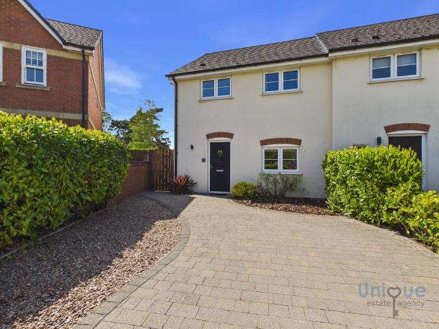 3 bedroom end of terrace house for sale