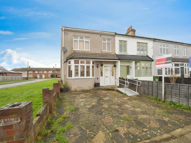 3 bedroom end of terrace house for sale