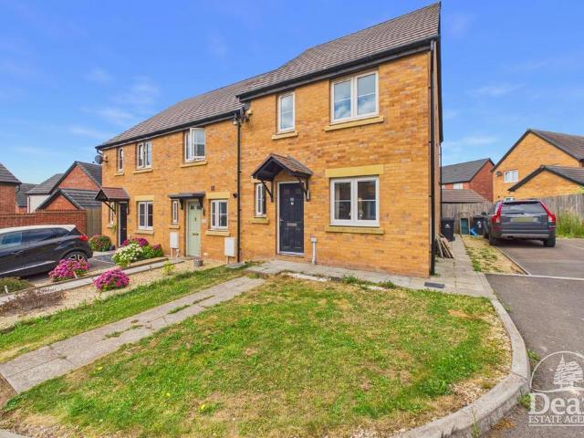 3 bedroom end of terrace house for sale
