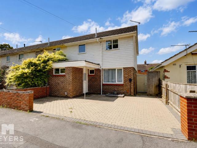 3 bedroom end of terrace house for sale