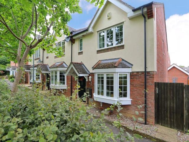 3 bedroom end of terrace house for sale
