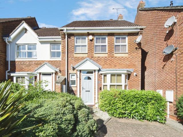 3 bedroom end of terrace house for sale