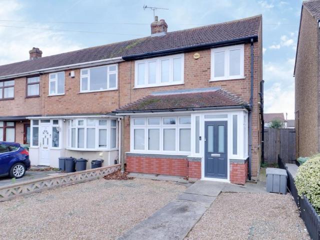 3 bedroom end of terrace house for sale