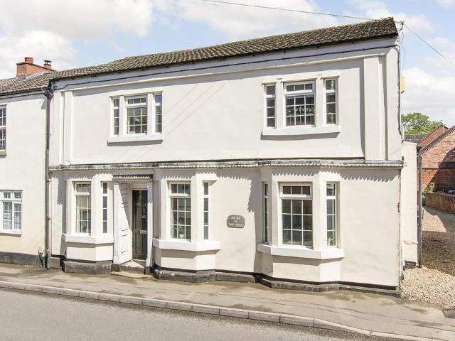 3 bedroom end of terrace house for sale