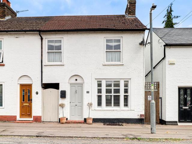 3 bedroom end of terrace house for sale