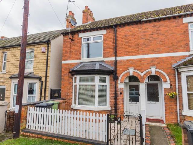 3 bedroom end of terrace house for sale