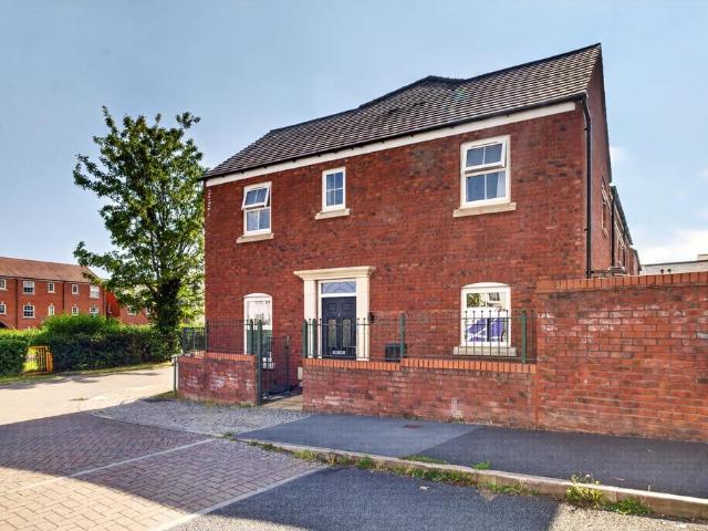 3 bedroom end of terrace house for sale