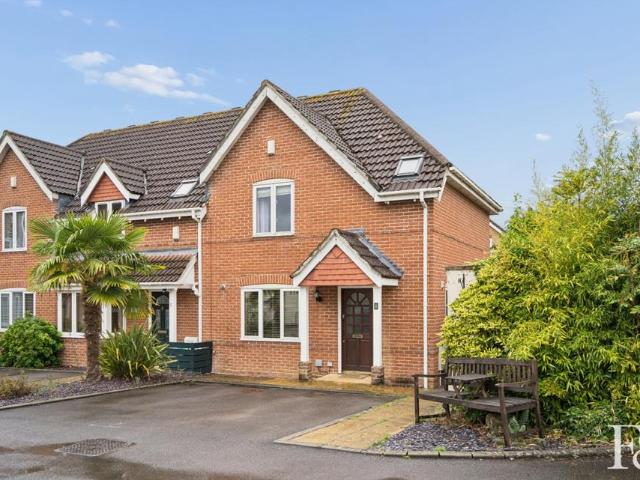 3 bedroom end of terrace house for sale