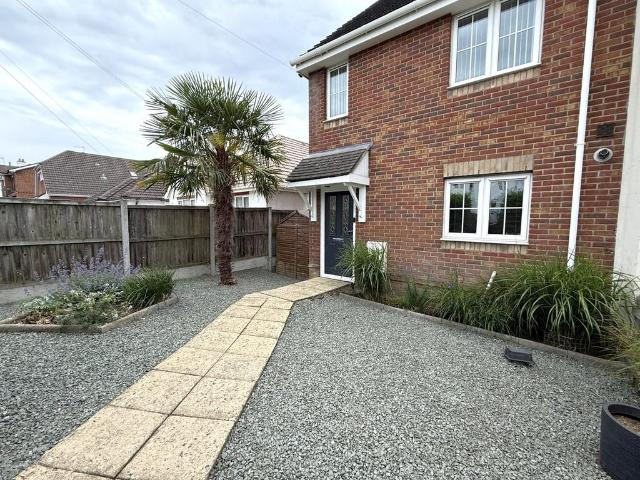 3 bedroom end of terrace house for sale