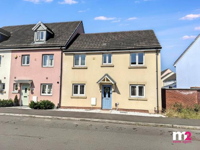 3 bedroom end of terrace house for sale