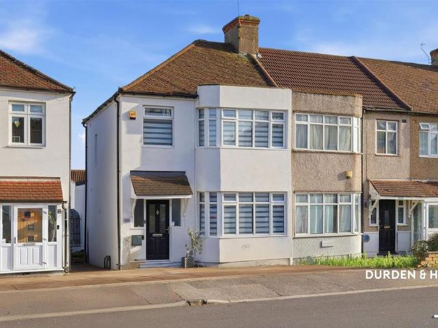 3 bedroom end of terrace house for sale
