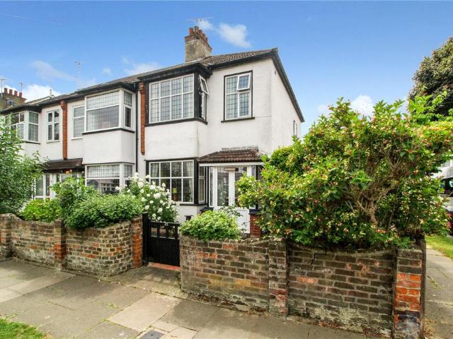 3 bedroom end of terrace house for sale
