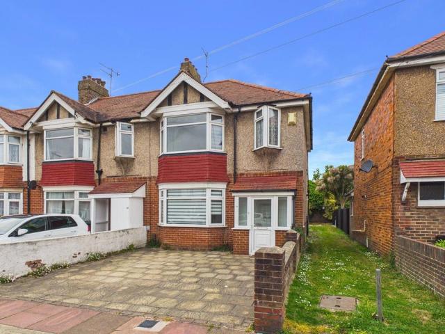 3 bedroom end of terrace house for sale