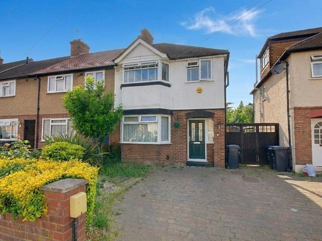 3 bedroom end of terrace house for sale
