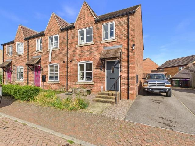 3 bedroom end of terrace house for sale