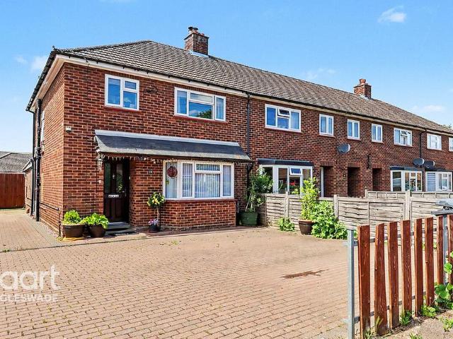 3 bedroom end of terrace house for sale