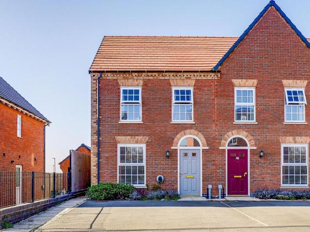 3 bedroom end of terrace house for sale