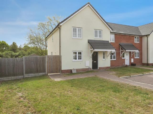 3 bedroom end of terrace house for sale
