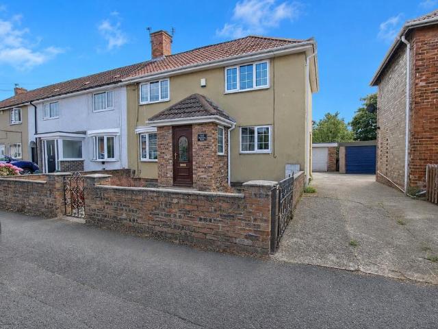 3 bedroom end of terrace house for sale