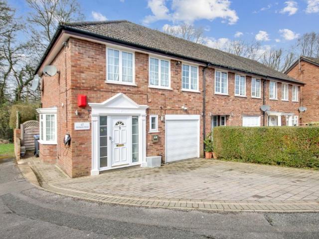 3 bedroom end of terrace house for sale