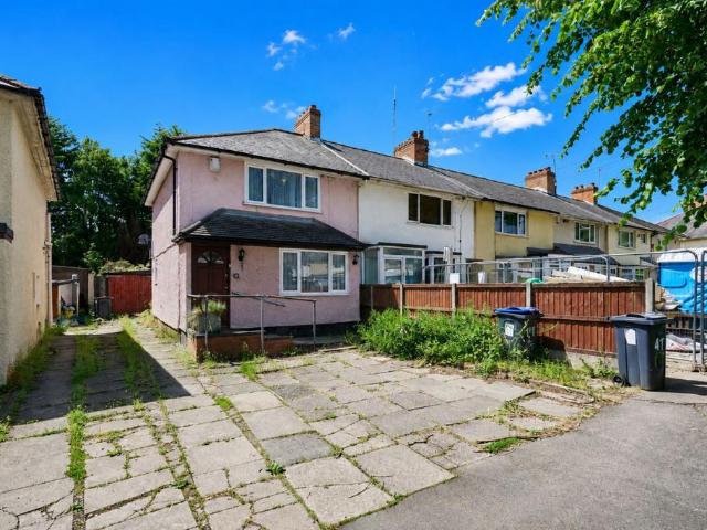 3 bedroom end of terrace house for sale
