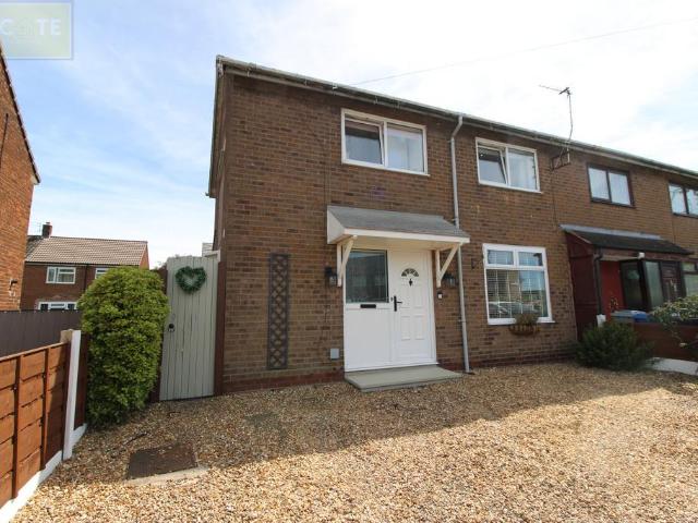 3 bedroom end of terrace house for sale