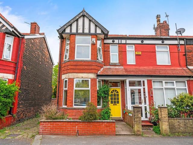 3 bedroom end of terrace house for sale
