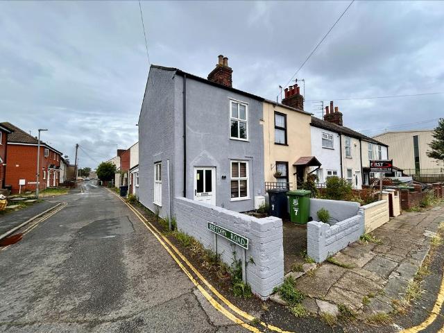 3 bedroom end of terrace house for sale