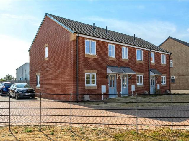 3 bedroom end of terrace house for sale