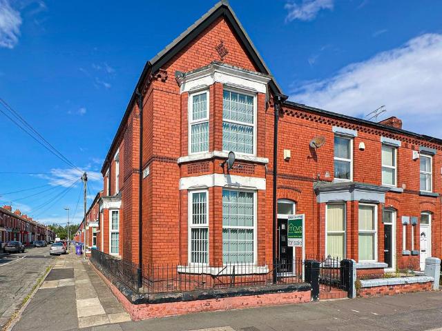 3 bedroom end of terrace house for sale